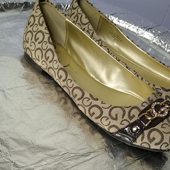 Guess | Shoes | Brown And Tan Guess Flats | Poshmark